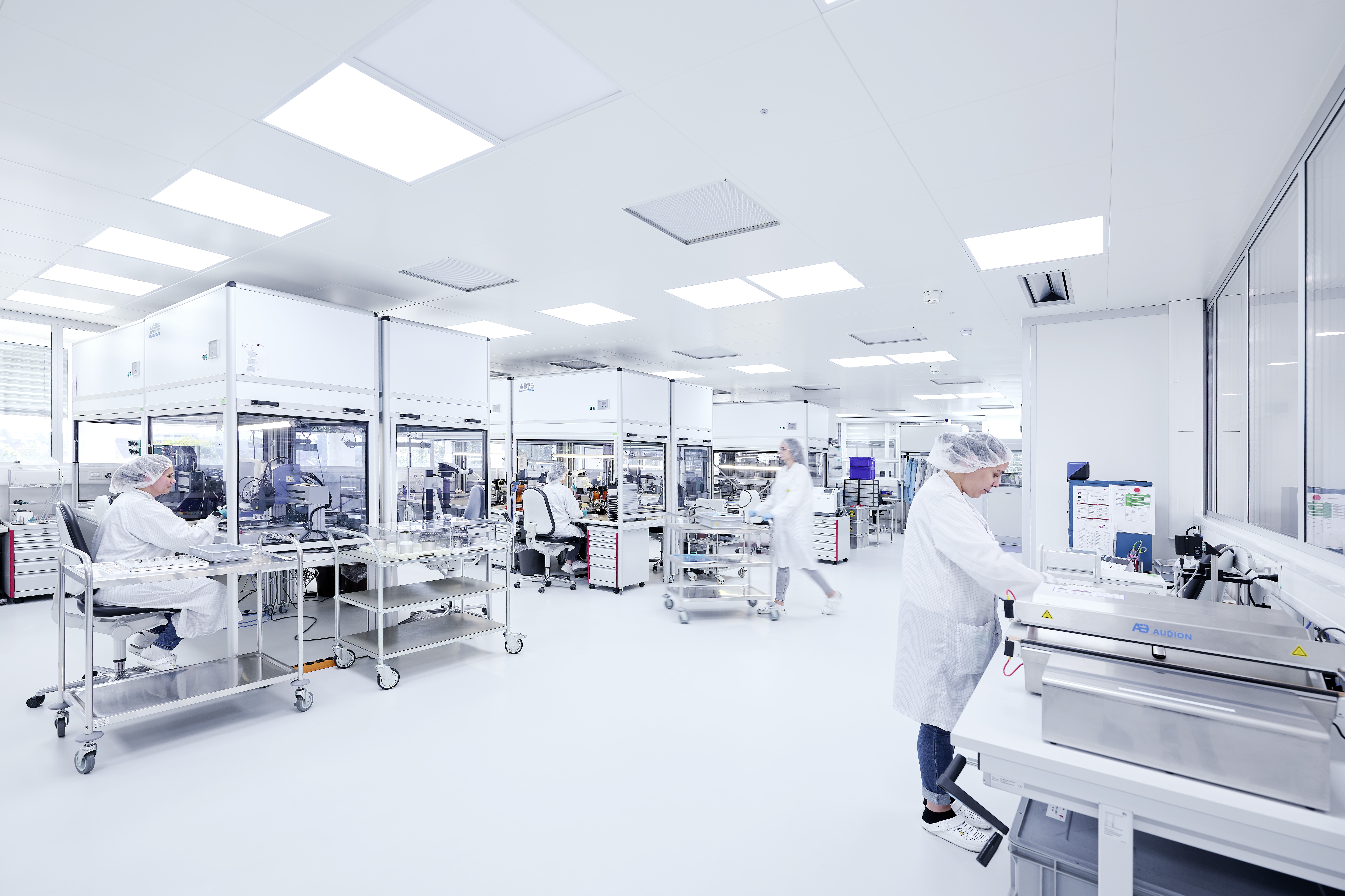 Assembly of Components | Production | Baugruppenmontage und ...